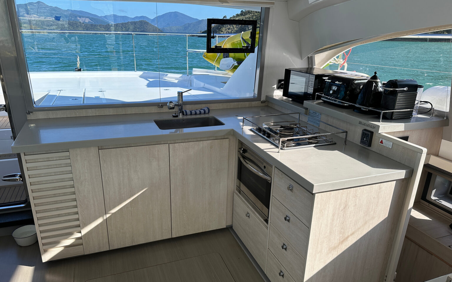 2019 Leopard 43 Power Cat - Oceanus Joe - The Yacht Sales Co.